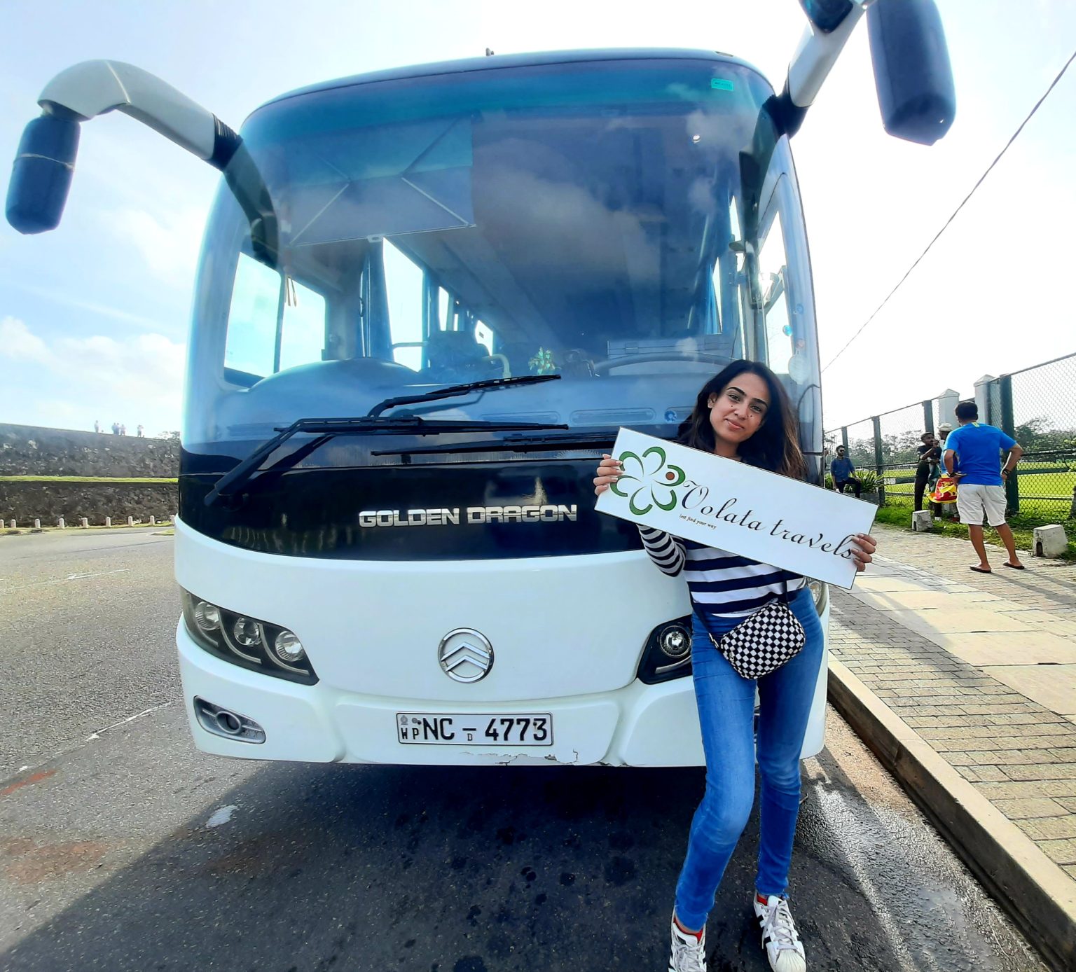 Bus Hire Colombo Sri lanka | Luxury Coach, Mini Bus in Sri Lanka